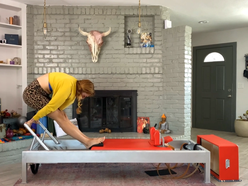 Bài tập Pilates Tendon Stretch trên Reformer - MBS Pilates